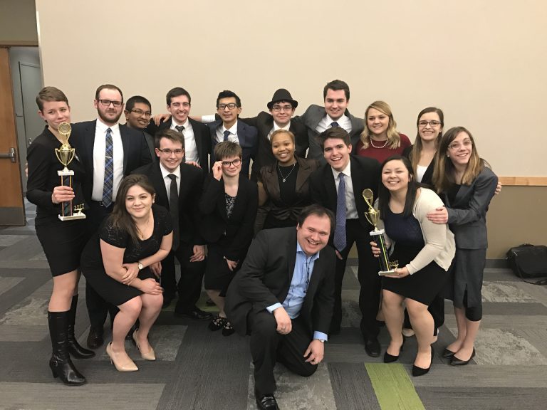 2 Mock Trial teams advance to championship series